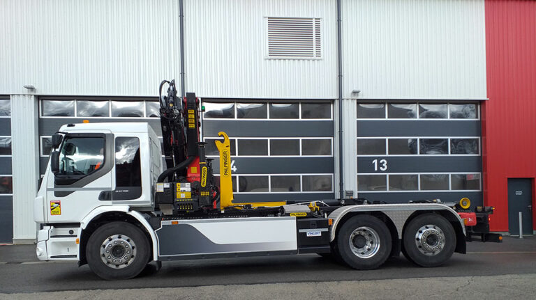 Expérimentation d'un camion-grue 100% électrique